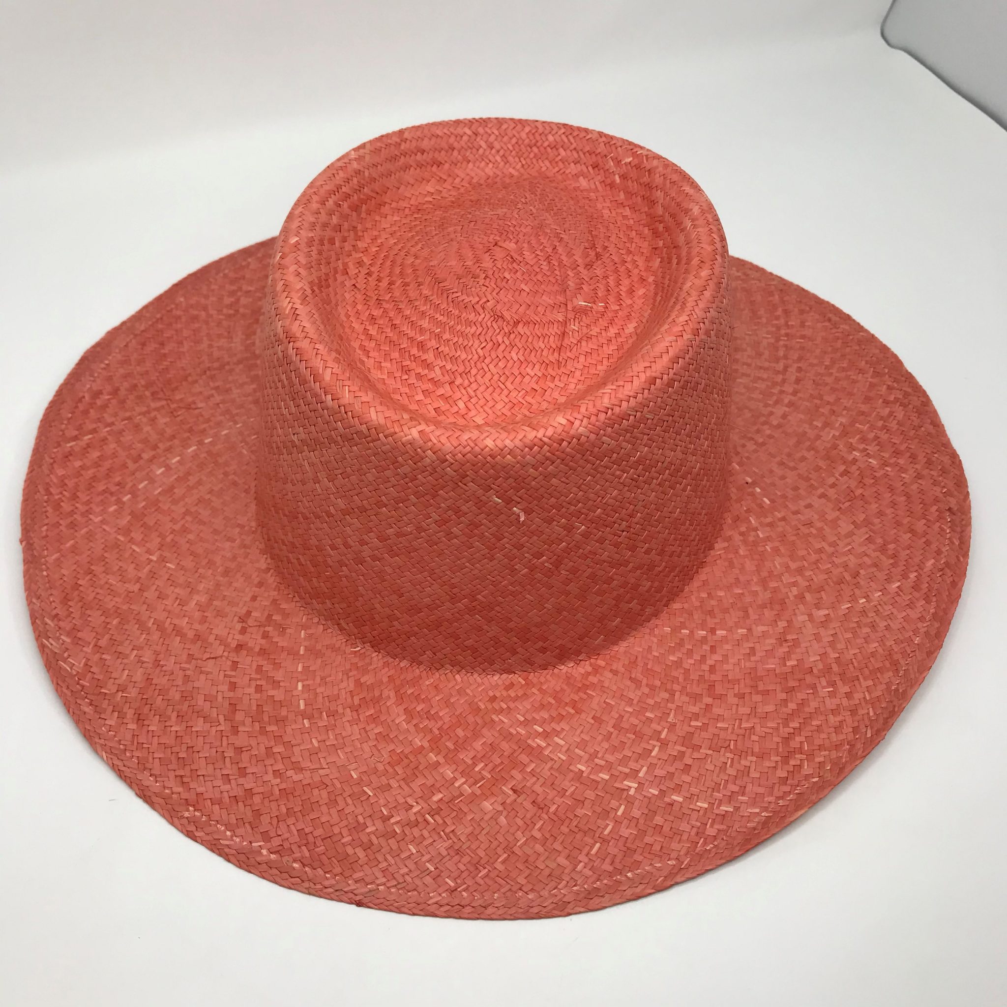 Sombrero redondo de color rosa castaño tipo Cubano ala mediana ...